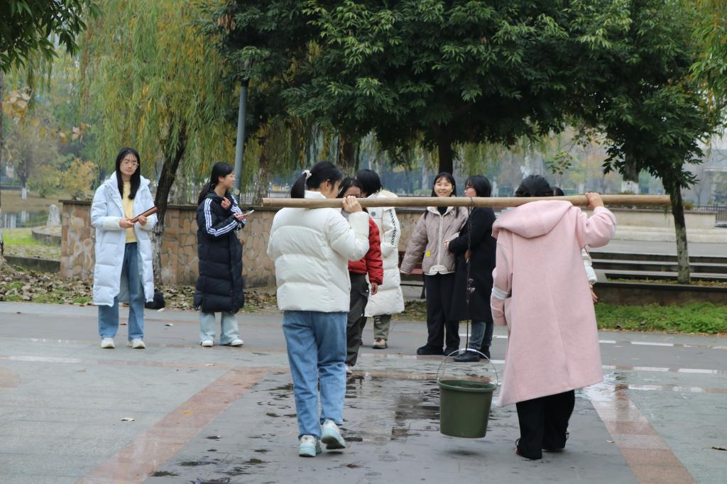 传承红色基因，弘扬红医精神：学校举办沉浸式红色剧本体验活动-成都医学院学生工作部